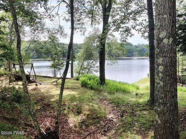 239 Village Dr W, Milford, PA 18337