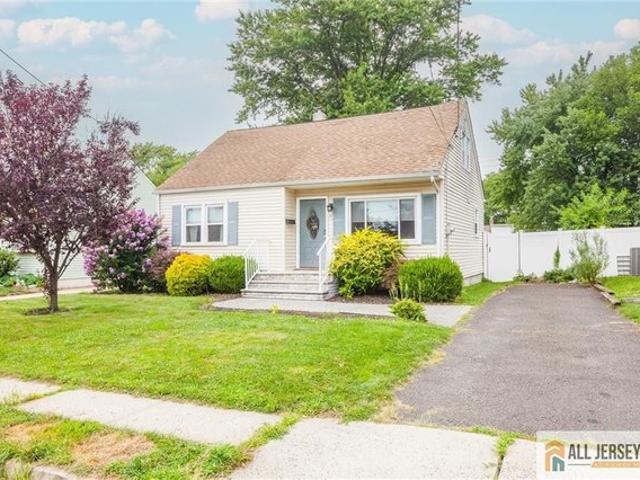 27 5th St, Sayreville, NJ 08872