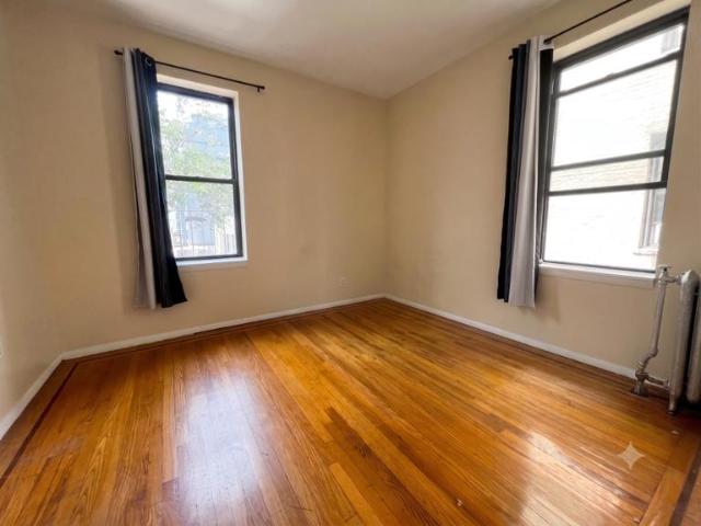 27 08 39th Avenue, Queens, NY