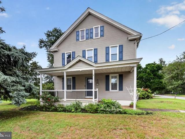 27 1st St, West Deptford, NJ 08086