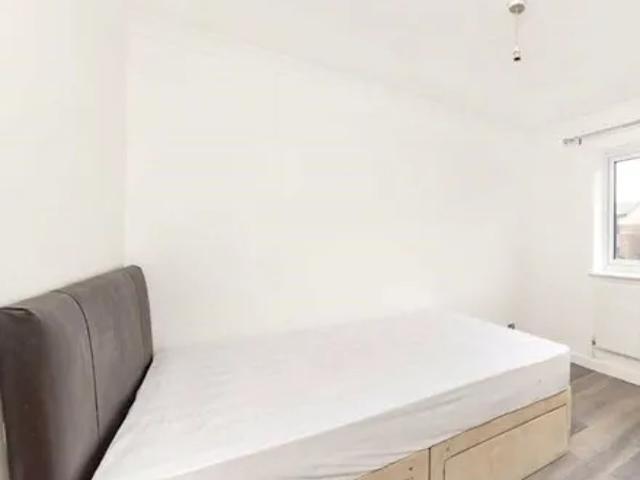 27 33 Barnfield Place, Millwall, London, E14 9YA, United Kingdom | 4 bed townhouse for rent #167643778 | Rentberry