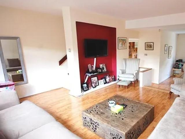 27 39 Cyprus Road, London, N3 3RY, United Kingdom | 4 bed house for rent #167539844 | Rentberry