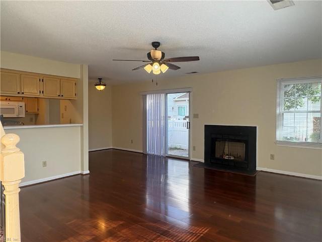27 Tamarisk QUAY # F