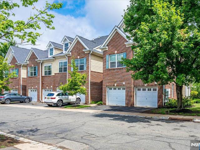 27 Taft Lane