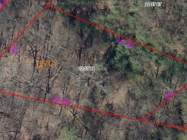 27 Thomas Rd, South Charleston, WV 25303