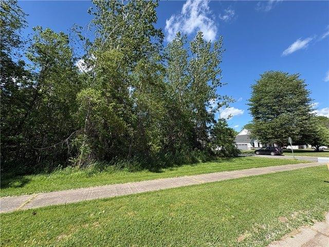 27 Traciann Dr, Hamlin, NY 14464