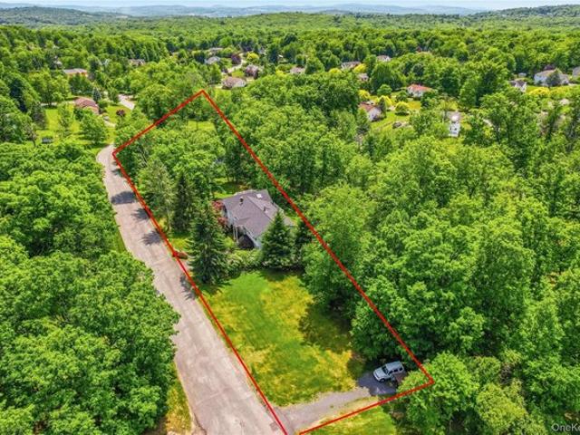27 Van Tassel Ct, Highland Mills, NY 10930