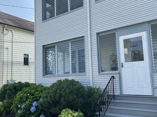 27 Vincent St, West Hartford, CT 06119