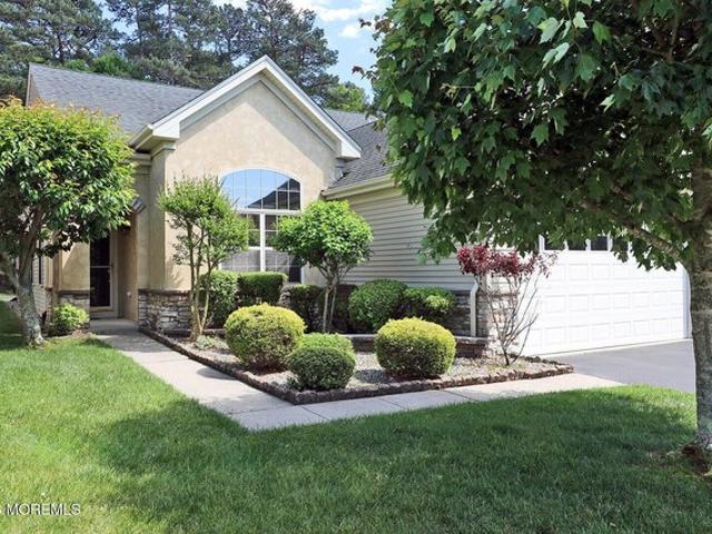 27 Vineyard Way, Barnegat, NJ 08005