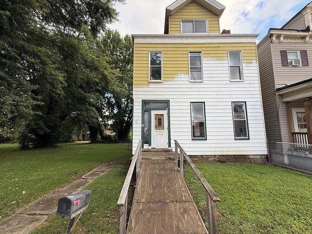 27 Virginia St, Wheeling, WV 26003