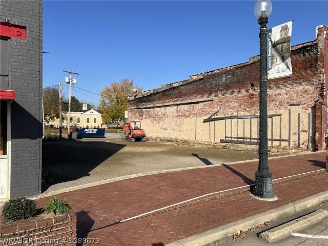 27 W Main Street