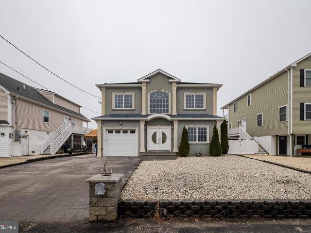 27 W Mohawk Drive
