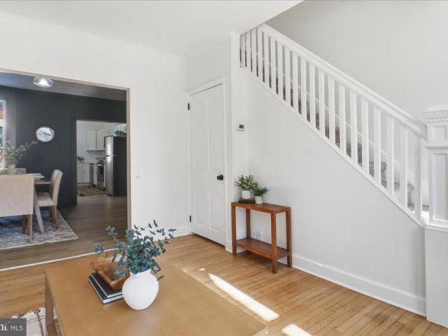 27 W New Street