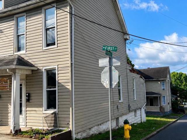 27 W First Street W