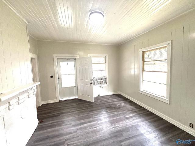 27 W Wilkinson Avenue