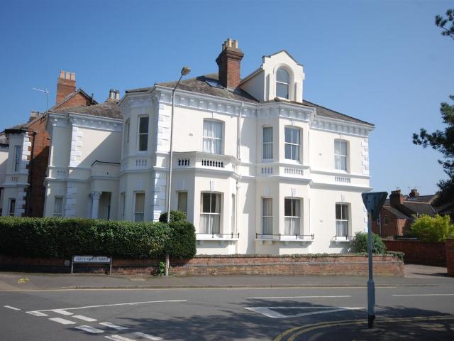 27 Warwick Place, Leamington Spa CV32, 2 bed flat to rent, £1,395 pcm | PrimeLocation