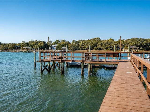 27 Waterway Island Drive