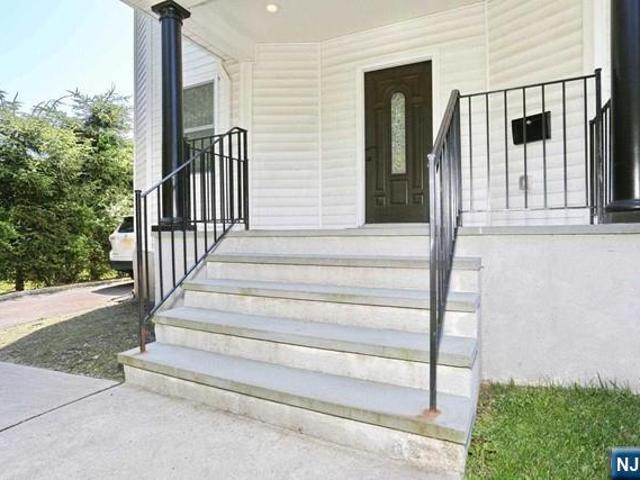 27 West St, Closter, NJ 07624 | MLS #26010 | Compass
