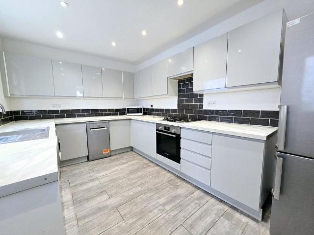 27 Williamson Street, Holloway 4 bed terraced house to rent £4,767 pcm £1,100 pw