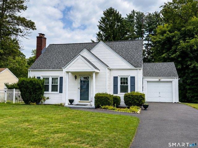 27 Wilson Ave, Trumbull, CT 06611