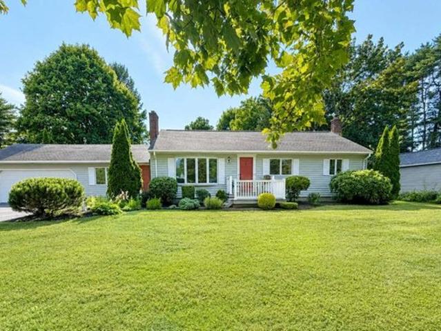 27 Woodside Dr, Burnt Hills, NY 12027
