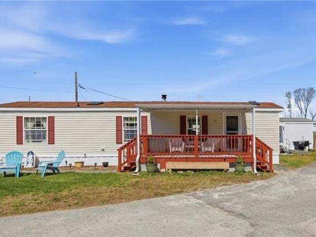 27 Woodward Rd, Lincoln, RI 02865