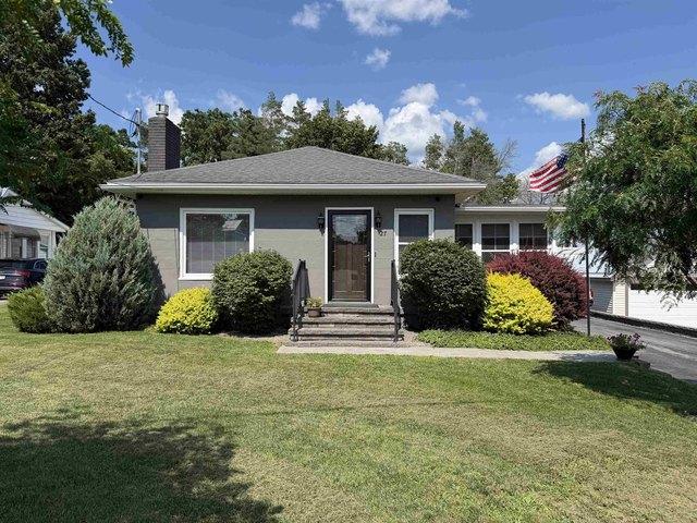 27 York St, Heuvelton, NY 13654