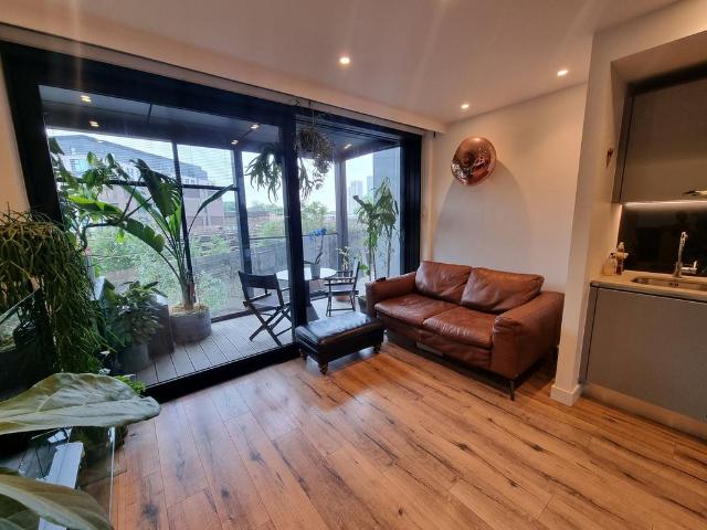 27 Albert Embankment, London SE1 Studio to rent £2,900 pcm £669 pw