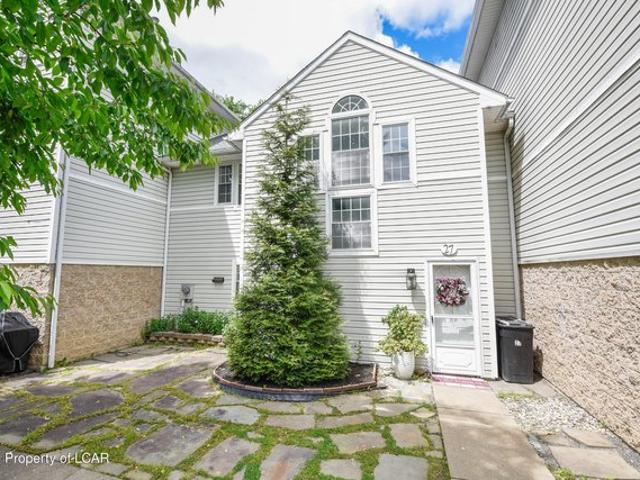 27 Allenberry Dr, Hanover Township, PA 18706