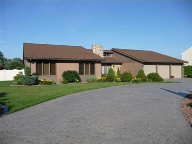 27 Alpine Estates Dr, Cranston, RI 02921