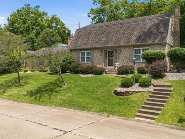 27 Ashwood Pl, Vienna, WV 26105