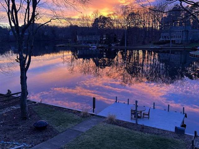 27 Ashlawn Blvd