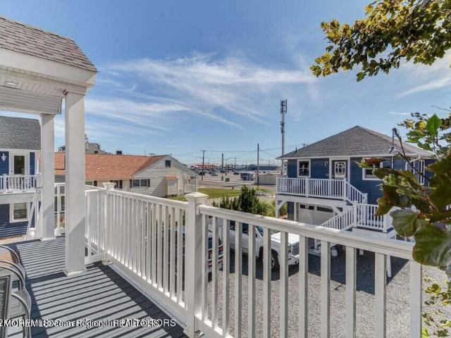 27 Arnold Avenue
