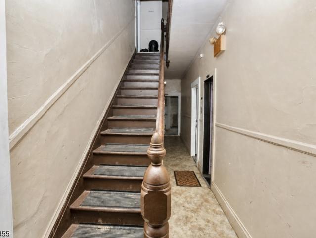 27 Augusta St