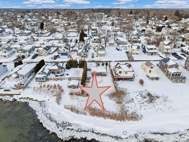 27 Bayview Ave, Fairhaven, MA 02719