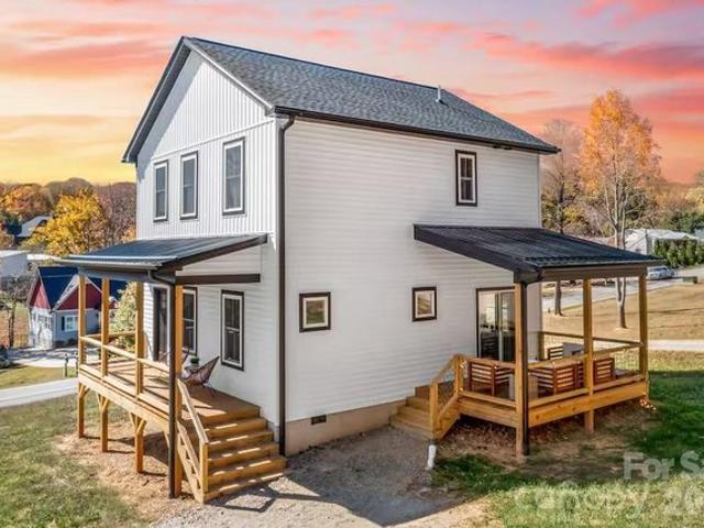 27 Ben Lippen Rd, Asheville, NC 28806