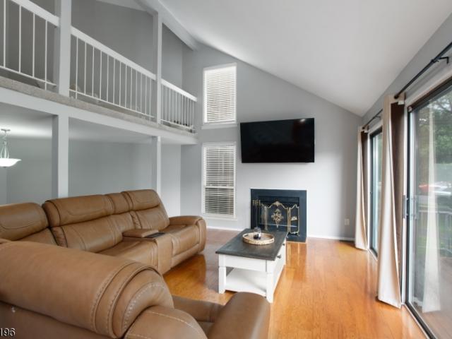 27 Bloomingdale Dr # 3C