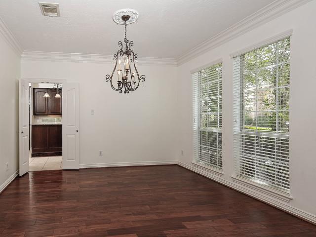 27 Bluff Creek Place