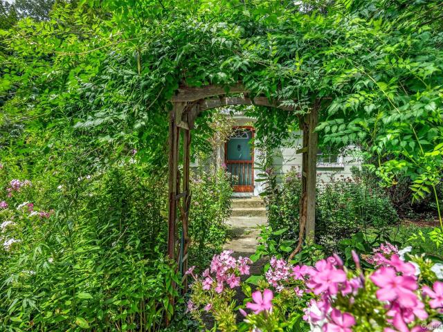27 Brookdale Road