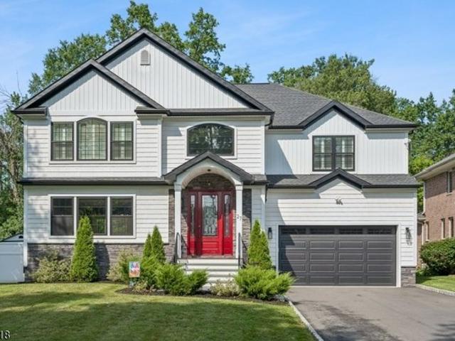 27 Brookside Ter, Clark, NJ 07066