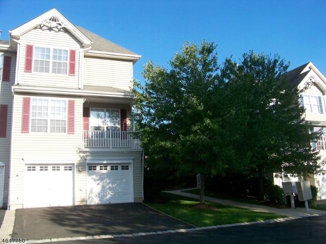 27 Briar Ln