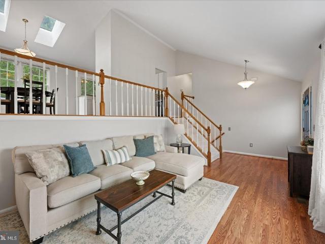27 Brinks Court
