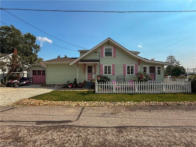 27 Bungalow Bay Boulevard
