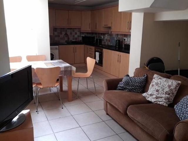 27 Carmel Street, Belfast, BT7 1QE