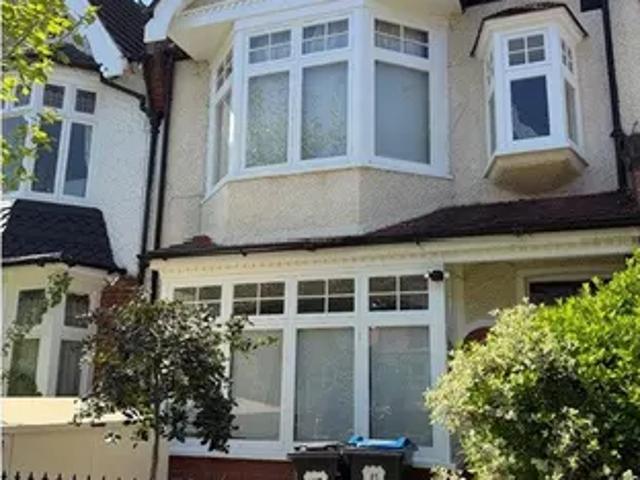 27 Chatsworth Avenue, London, SW20 8JZ, United Kingdom | 4 bed townhouse for rent #167237096 | Rentberry