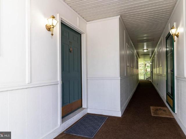 27 Chambord Court