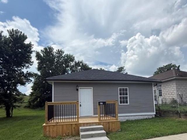 27 Chambers St, New Albany, IN 47150