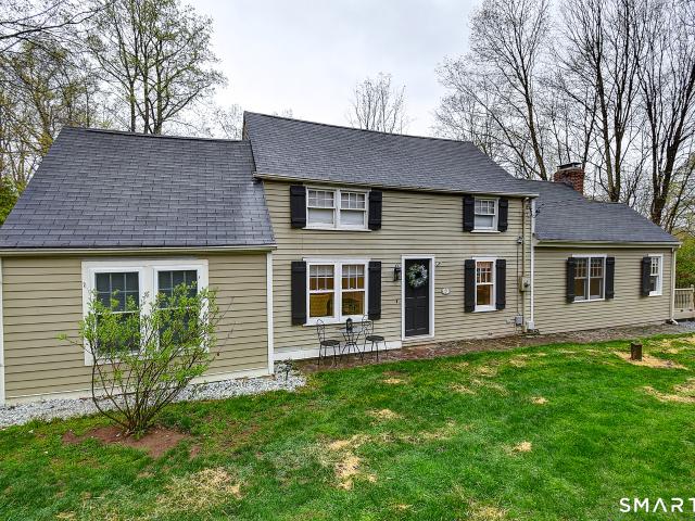 27 Chestnut Hill Rd, Newtown, CT 06482 | MLS #24167 | Compass