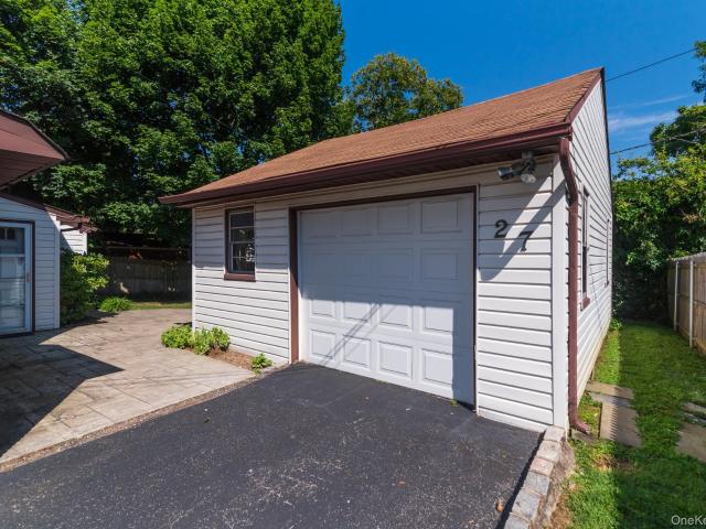 27 Collins Road