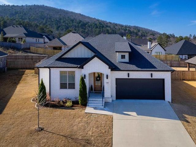 27 Corlay Dr, Little Rock, AR 72223